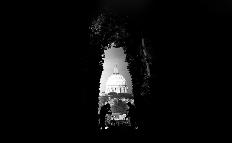 Discovering the Aventine Keyhole: A Secret View of Rome | Italy on Foot